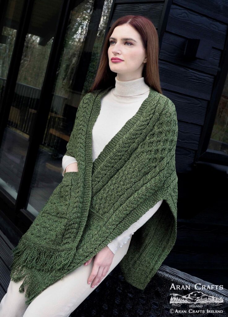 IRISH CABLE PATTERN POCKET SHAWL : 3012 - West End Knitwear